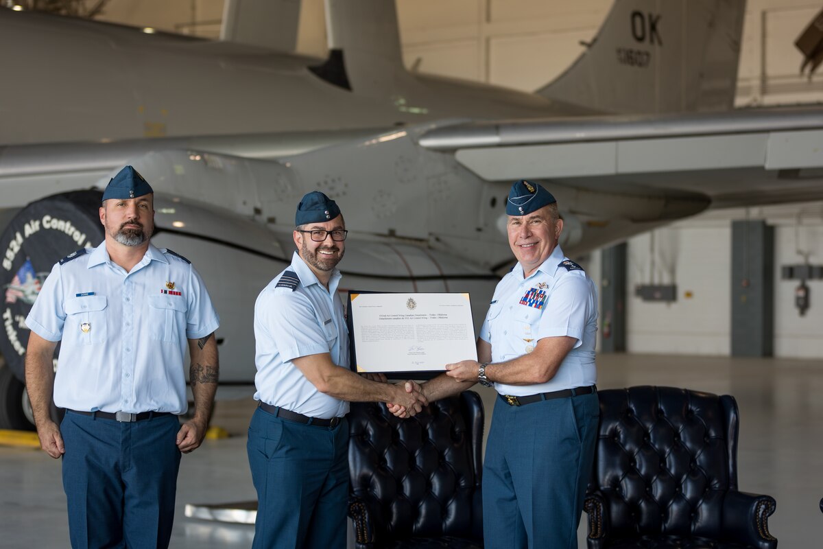 552nd ACW Canadian Detachment holds change of command > 552nd Air ...