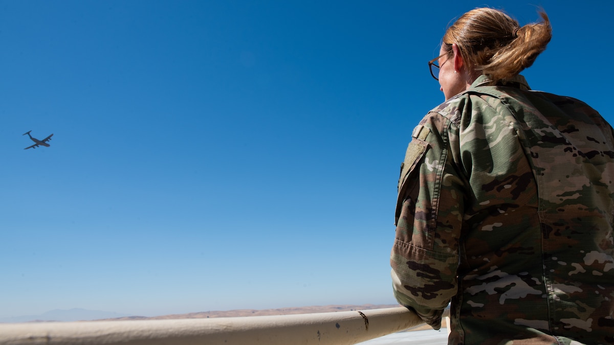 60th AMW welcomes first-ever female command chief > Travis Air Force ...