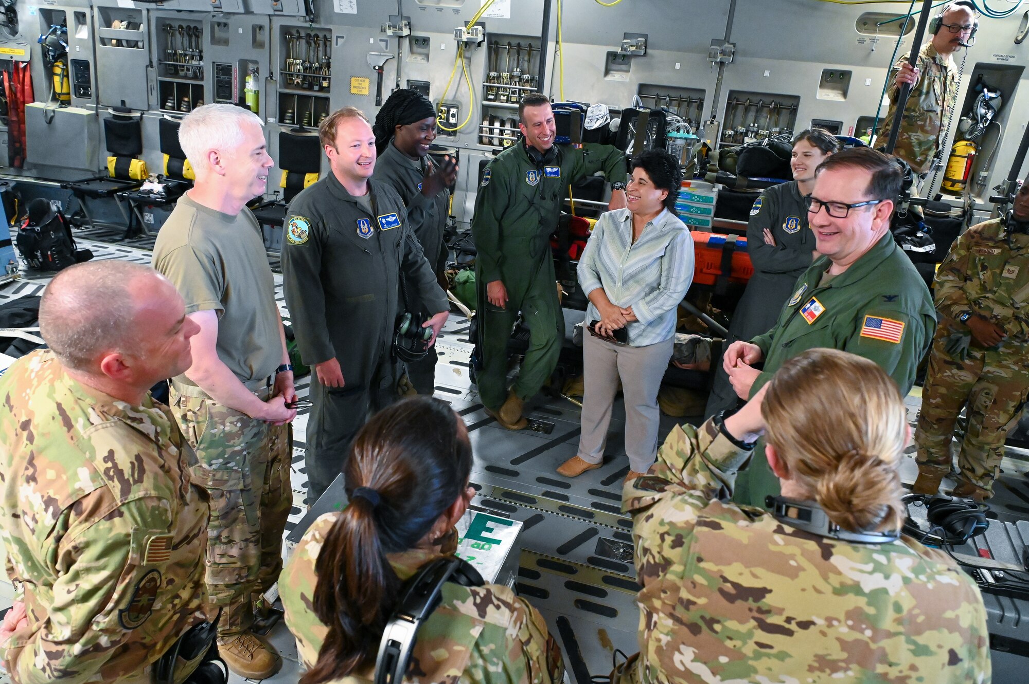 433rd Airlift Wing > Home