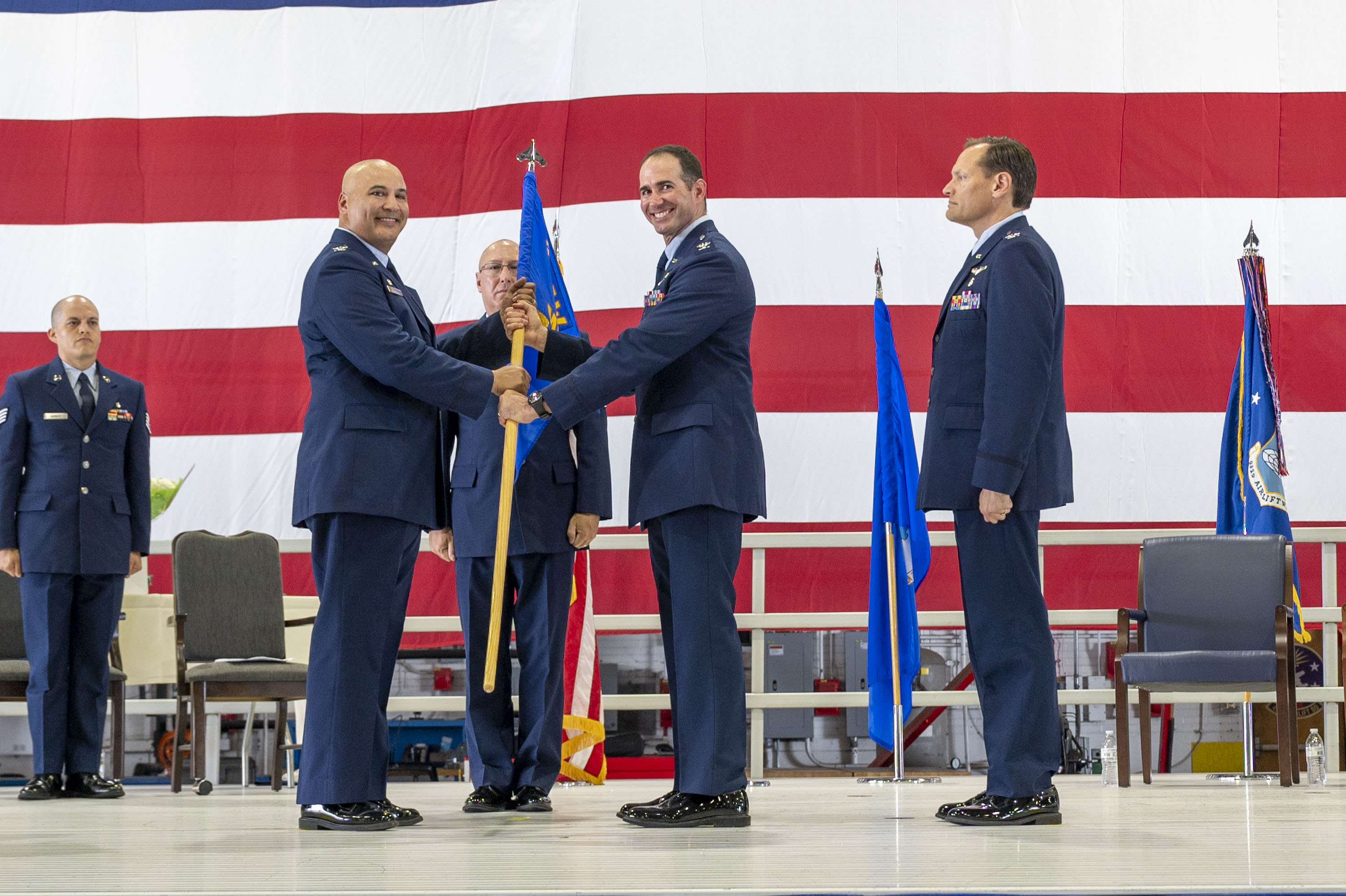 Col. Robert Garner takes command of 932nd Medical Group > 932nd Airlift ...