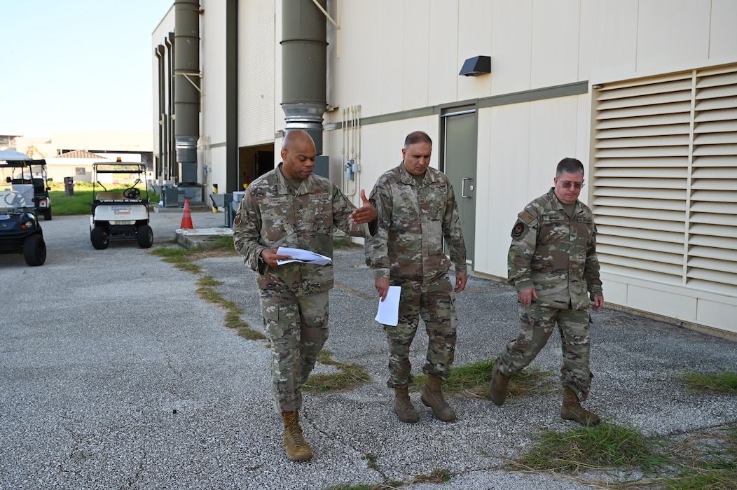 433rd Airlift Wing > Home