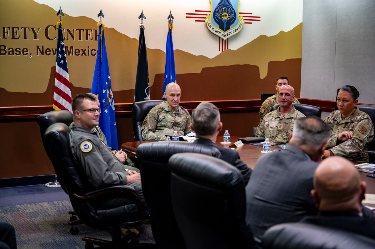 CSAF and CMSAF visit Team Kirtland > Kirtland Air Force Base > Article ...