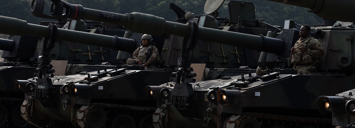 1st Armored Brigade Combat Team conduct M109A6 Paladin zeroing ...