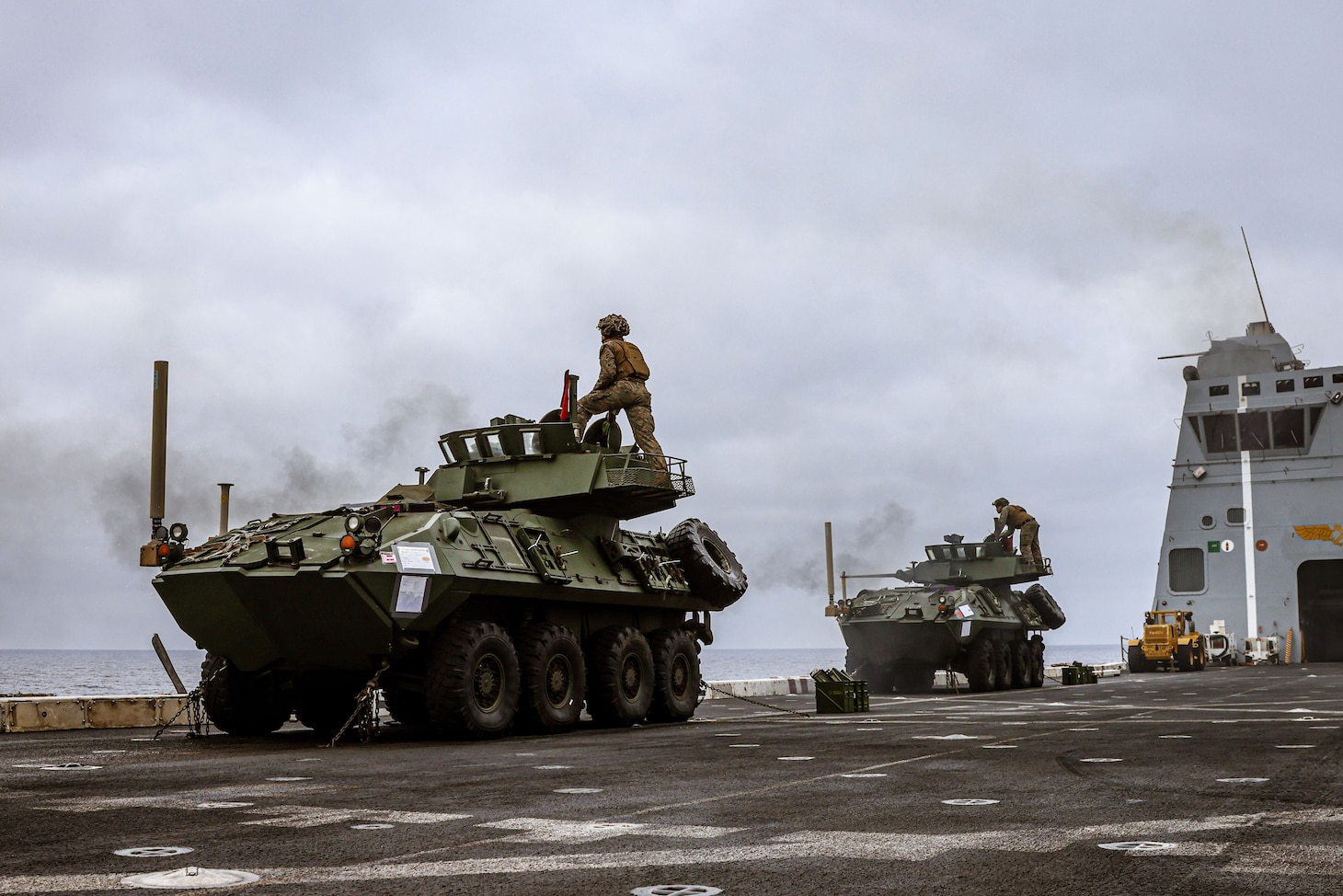 Defend the Ship: LAR Co. Conducts LAV Live-Fire Aboard USS Somerset > U ...