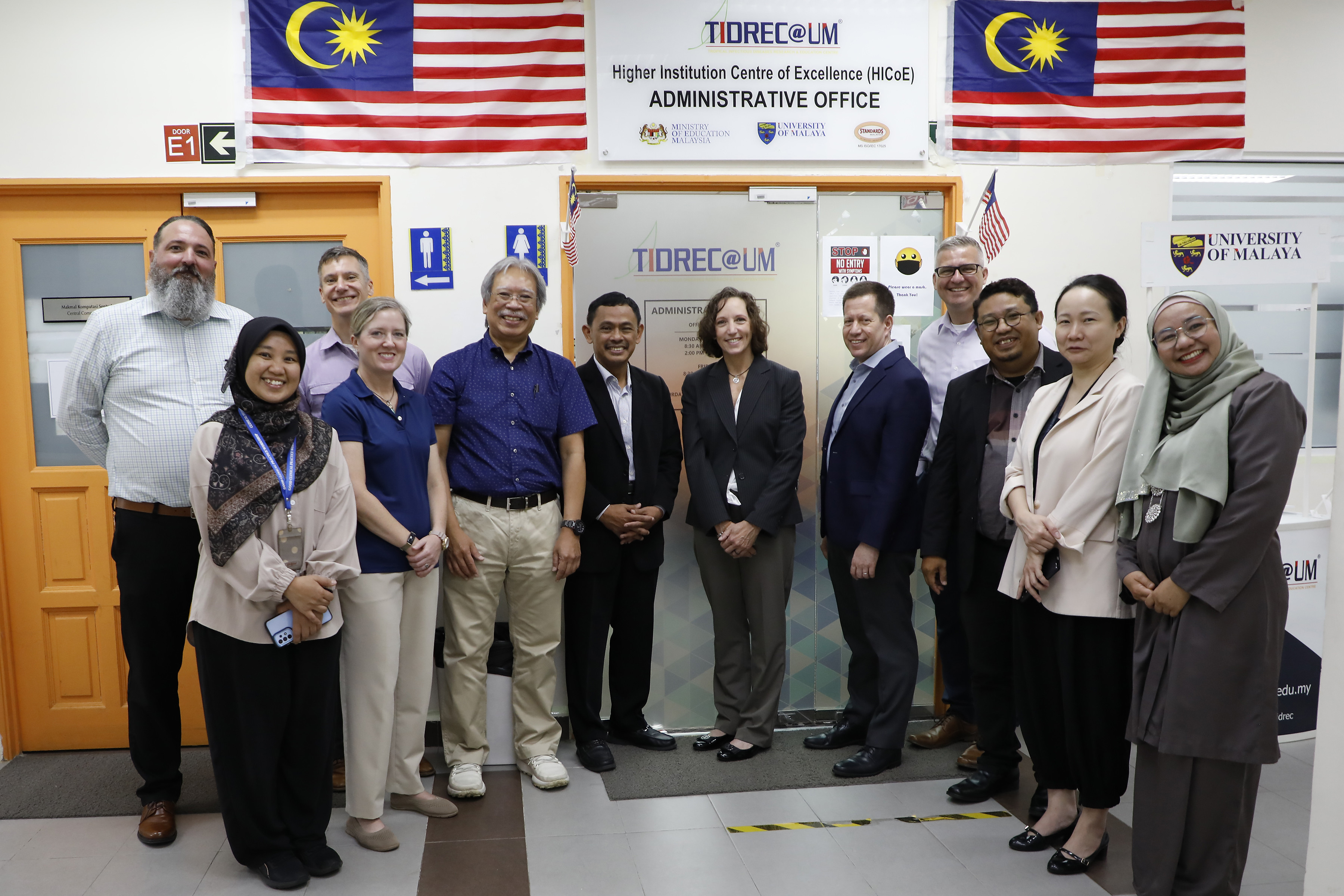 Navy Medicine’s Top Researcher Visits Southeast Asia; NAMRU INDO ...