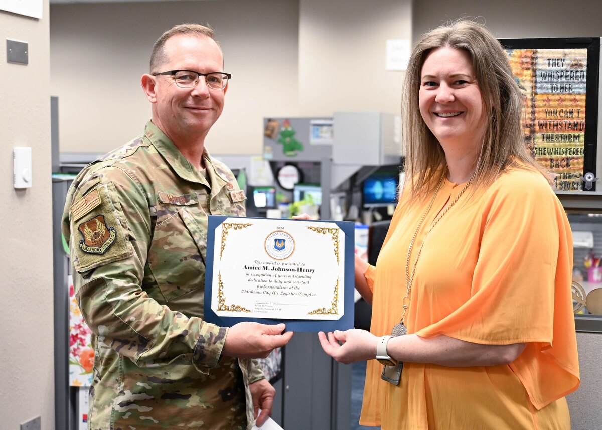 Exceptional OC-ALC performers recognized by commander > Tinker Air ...