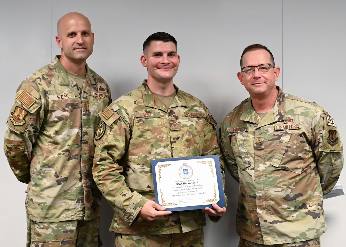 Exceptional OC-ALC performers recognized by commander > Tinker Air ...