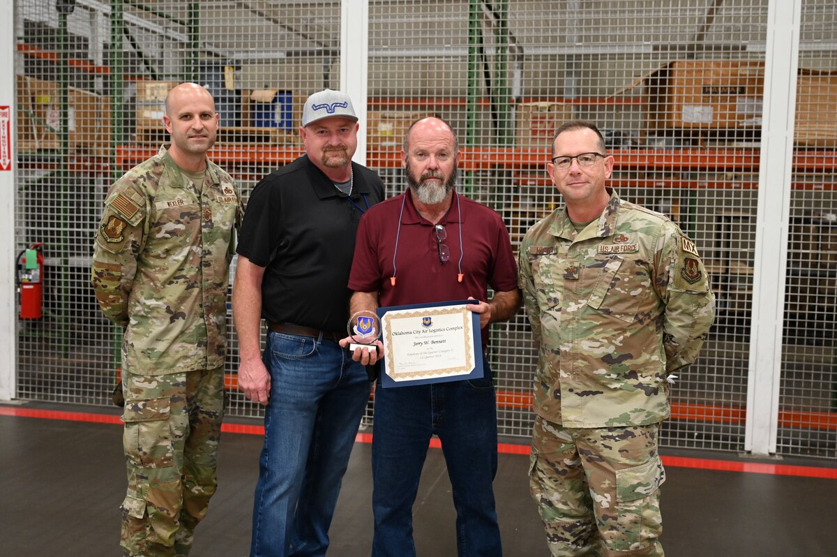 Quarterly award winners recognized at OC-ALC > Tinker Air Force Base ...