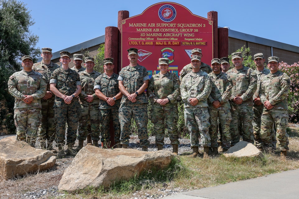 U.S. Marines host U.S. Army Air Defense Artillery Fire Control Officer ...