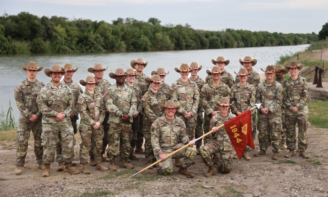 Illinois National Guard Officer Who Led Unit's Southwest Border Mission ...