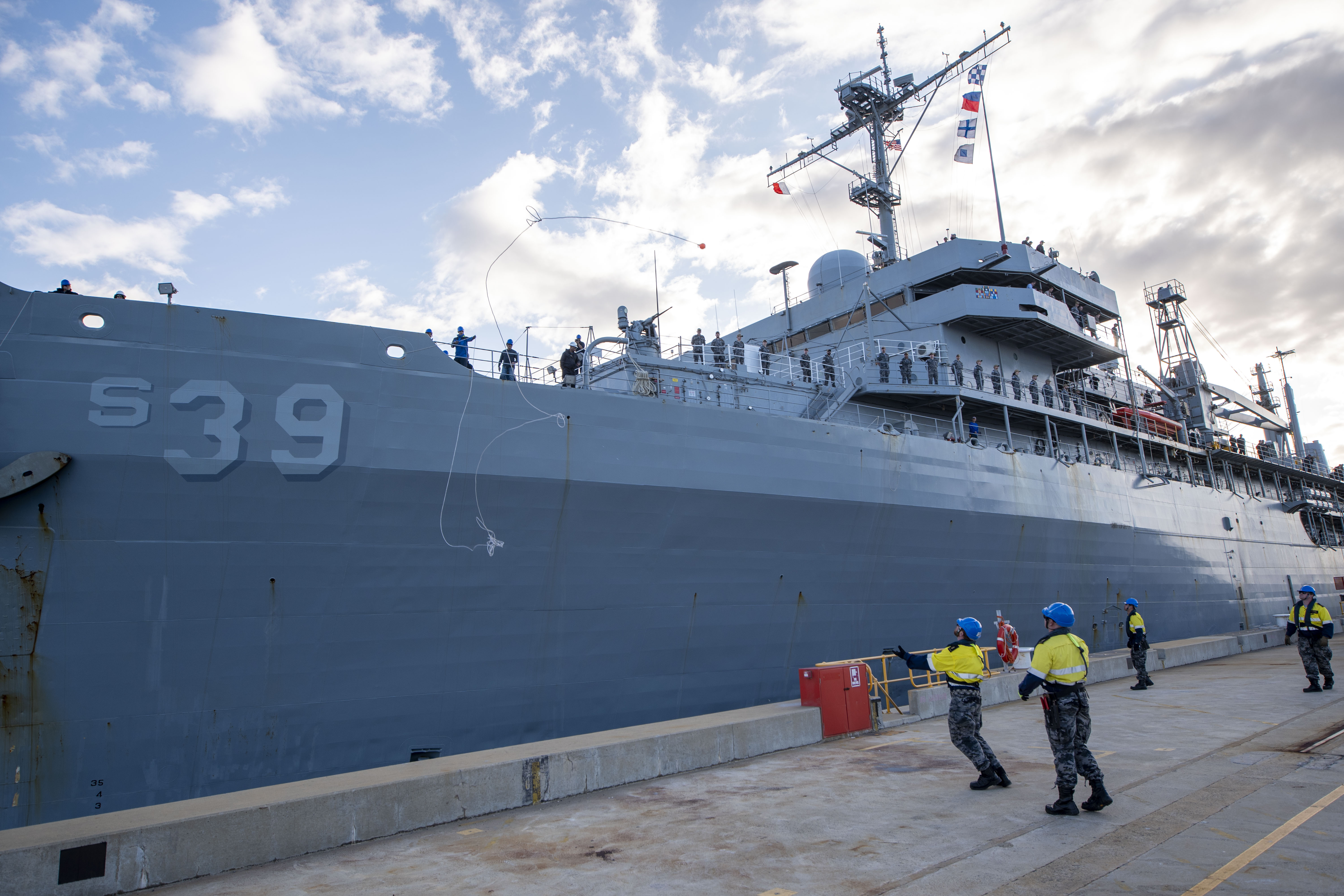 U.S. Submarine Tender to Support AUKUS Pillar 1 Milestone > U.S ...