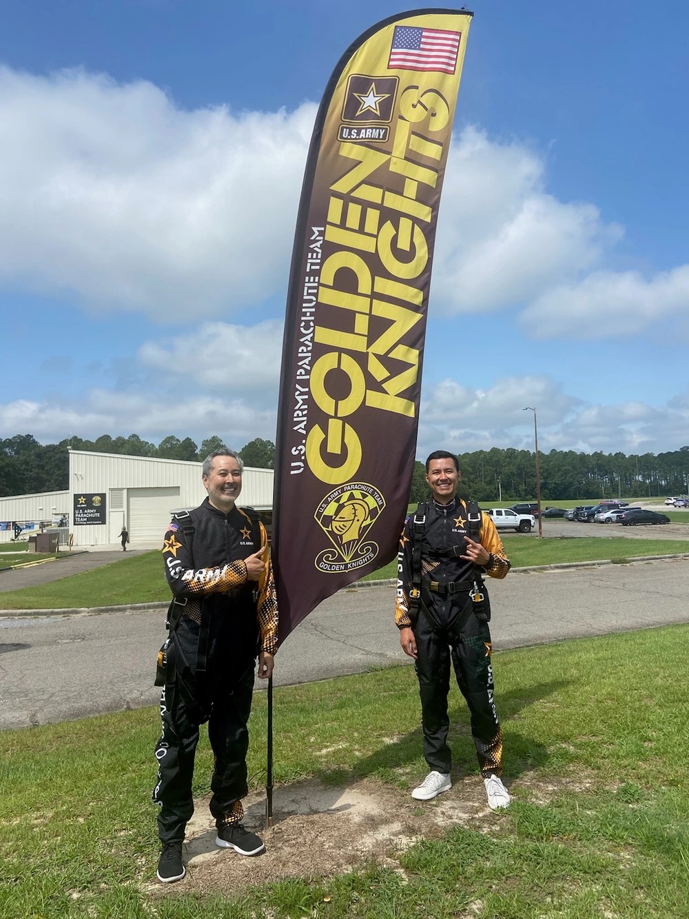 Army Reserve Ambassador Uses Golden Knights Tandem Jumps to Strengthen ...