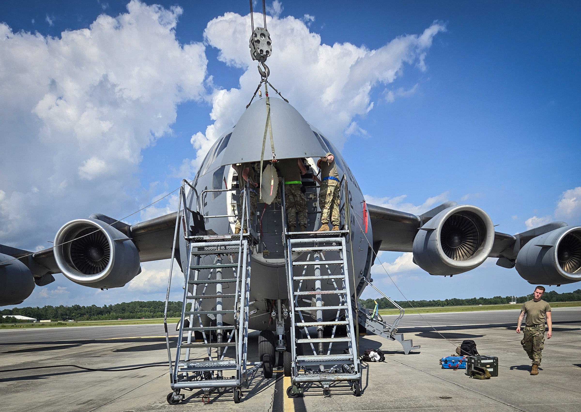 Nose Job: Maintainers Swap C-17 Radome > 315th Airlift Wing > News