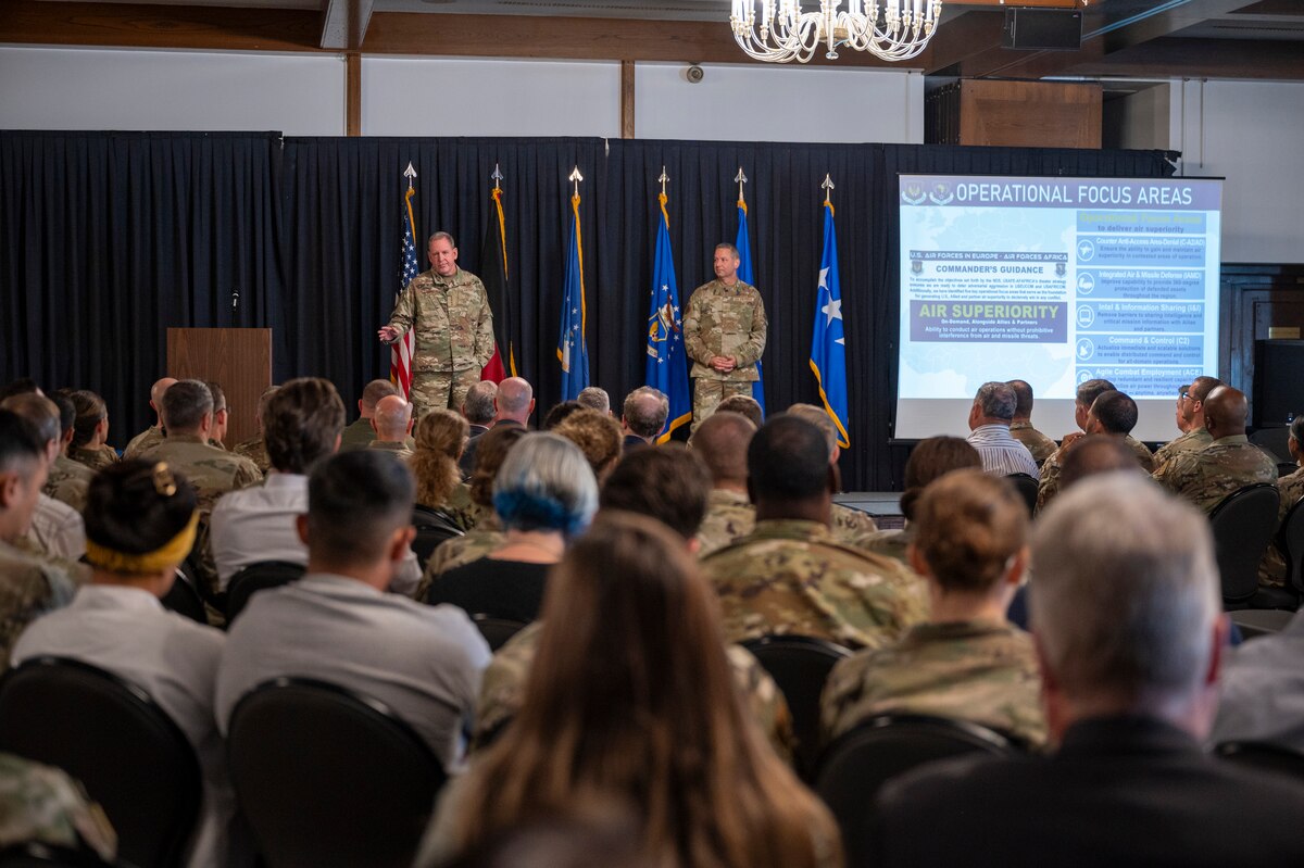 USAFE-AFAFRICA Command Team hosts an all-call > Ramstein Air Base ...