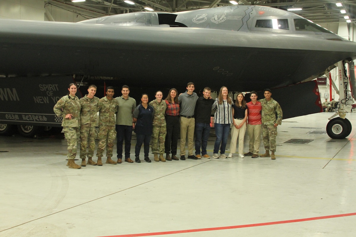 Interns gain hands-on STEM experience with 509th Maintenance Group ...