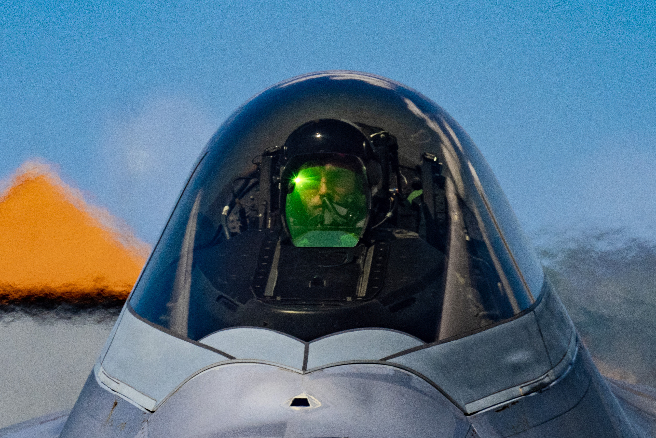 f22 helmet view