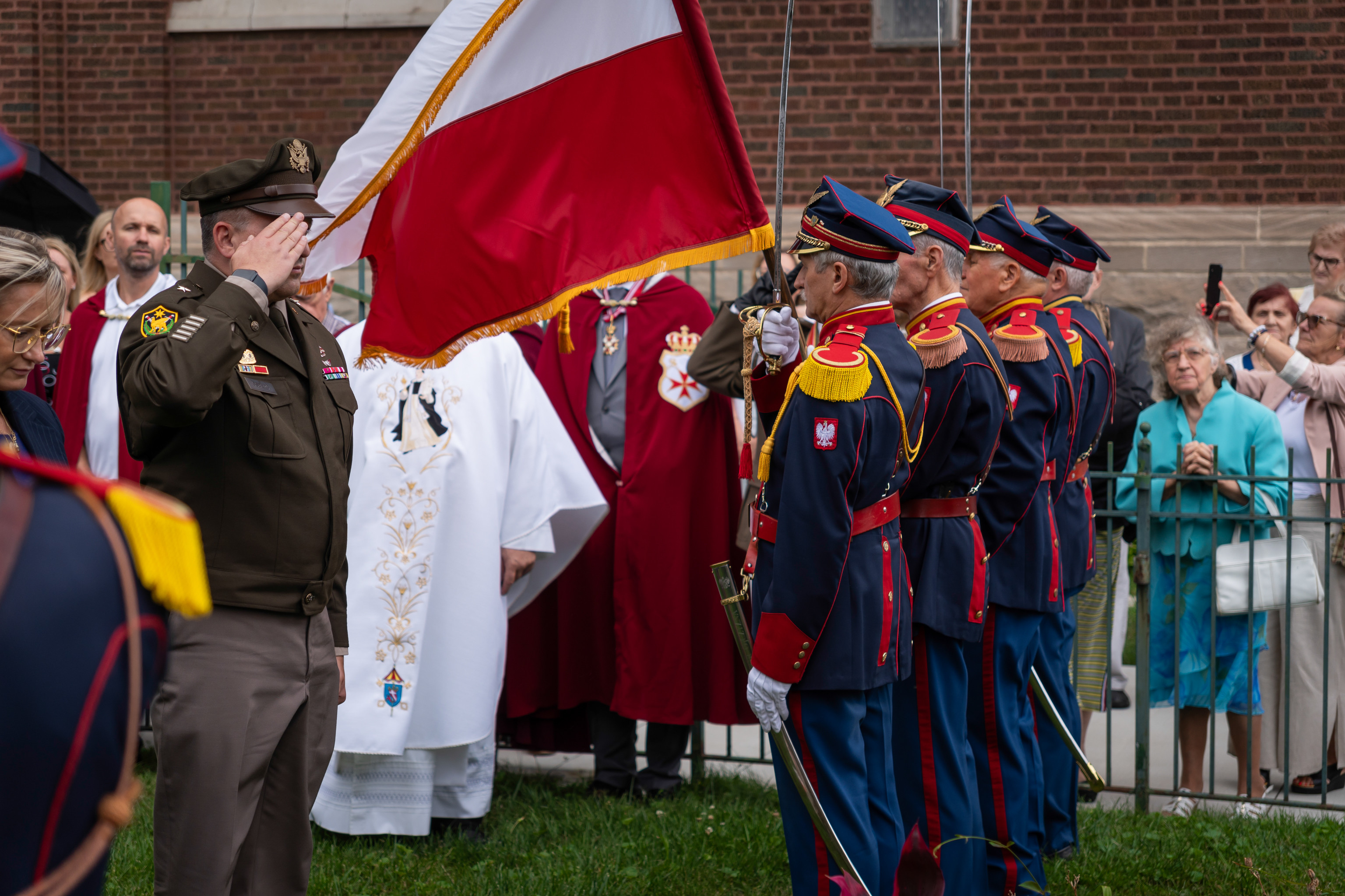 ILNG Joins Polish Consulate for Polish Armed Forces Day Event