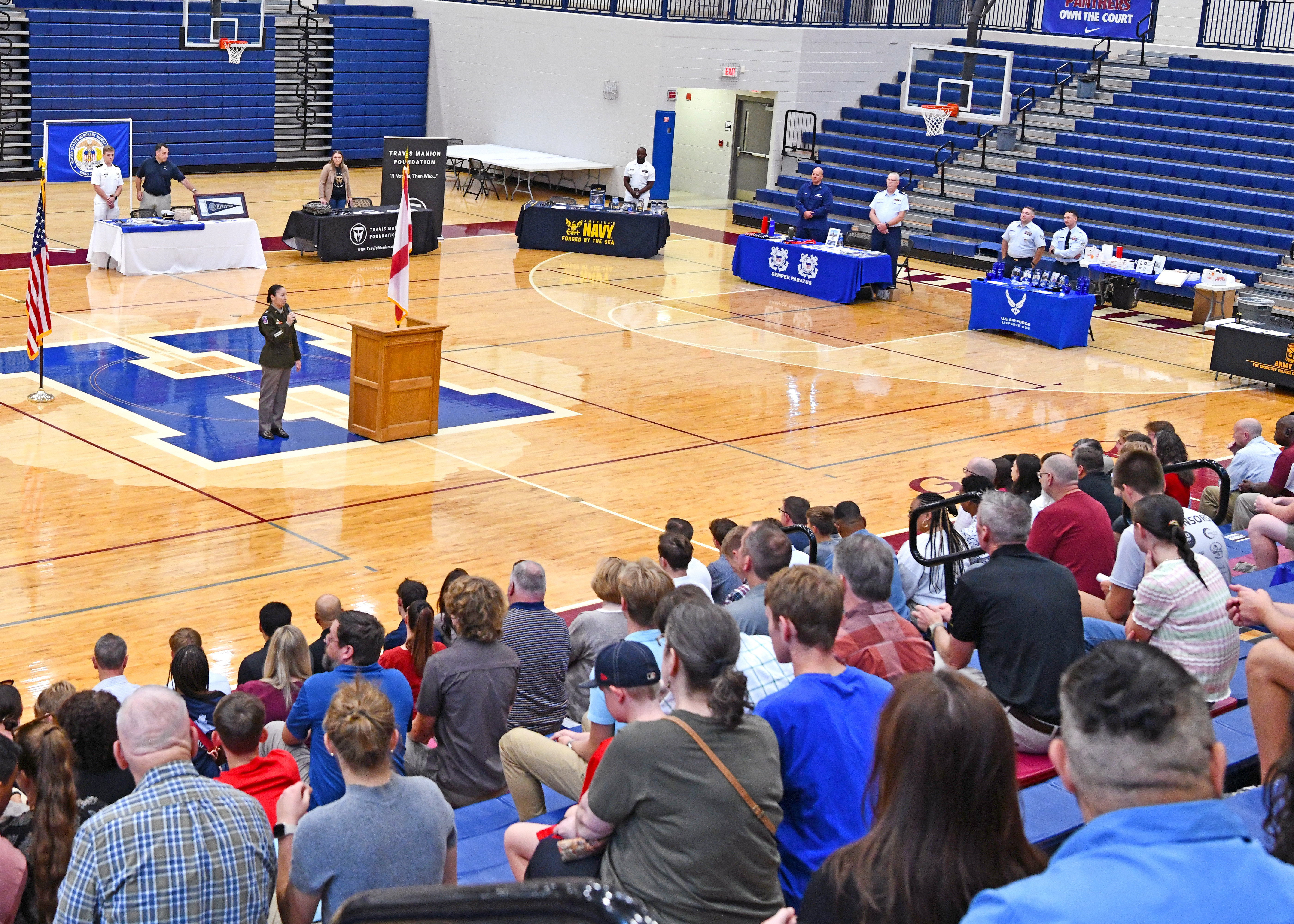 AMCOM commander talks military service, leadership to high school ...