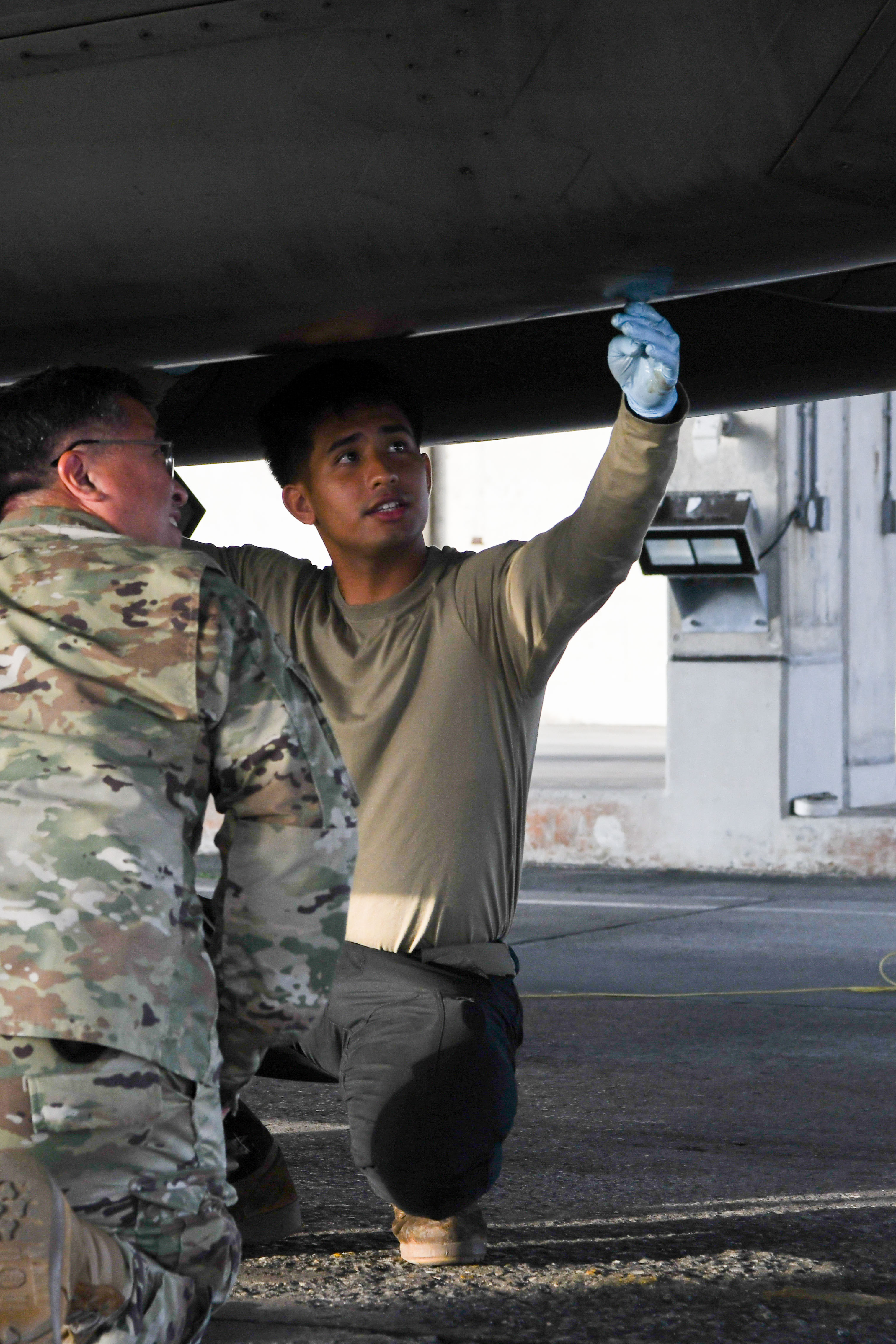 F-22 Raptor Crew Chief for a day > Kadena Air Base > Article Display