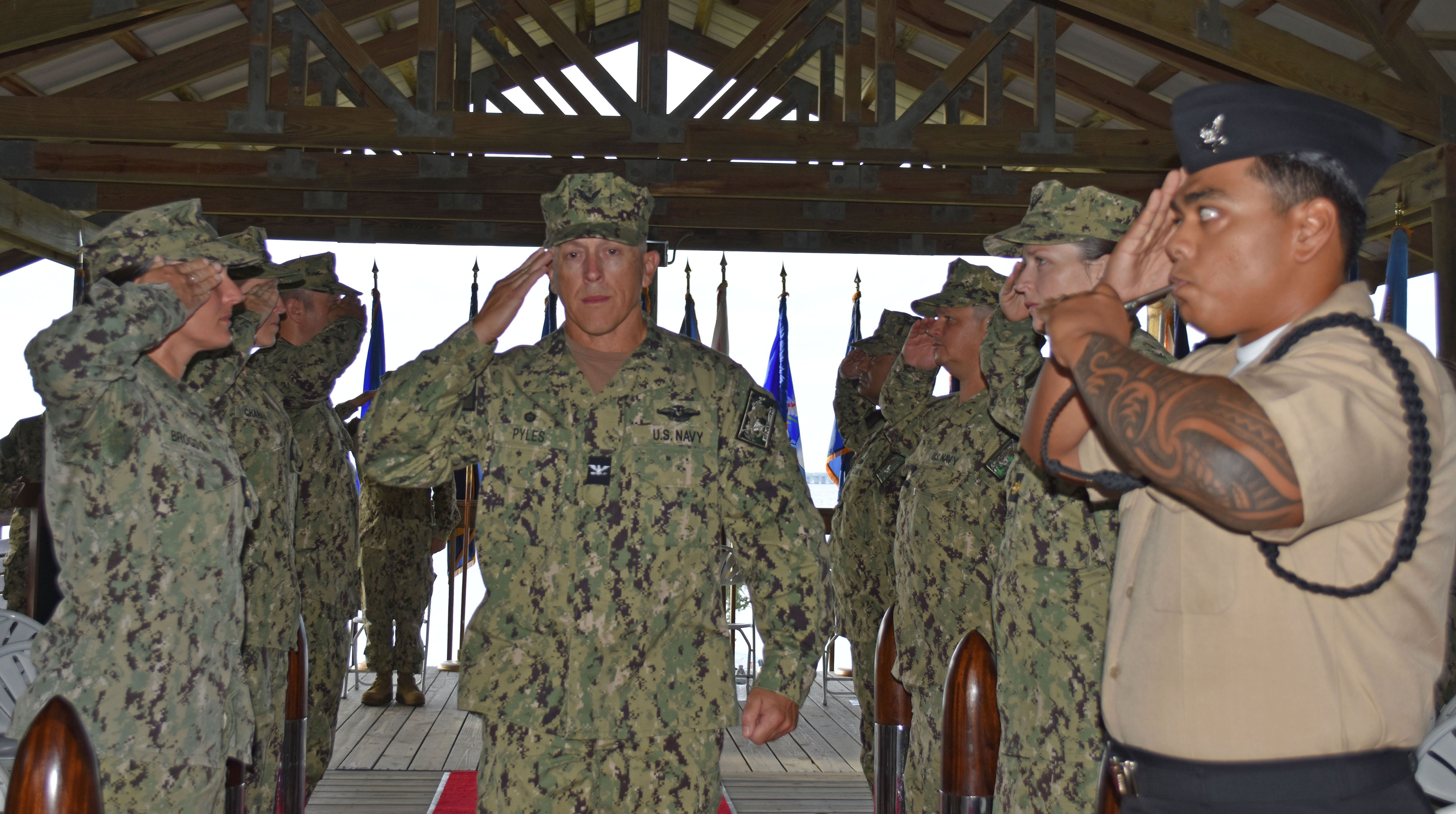Pyles relieves Panke at first ever EMF-M Change of Command > Navy ...