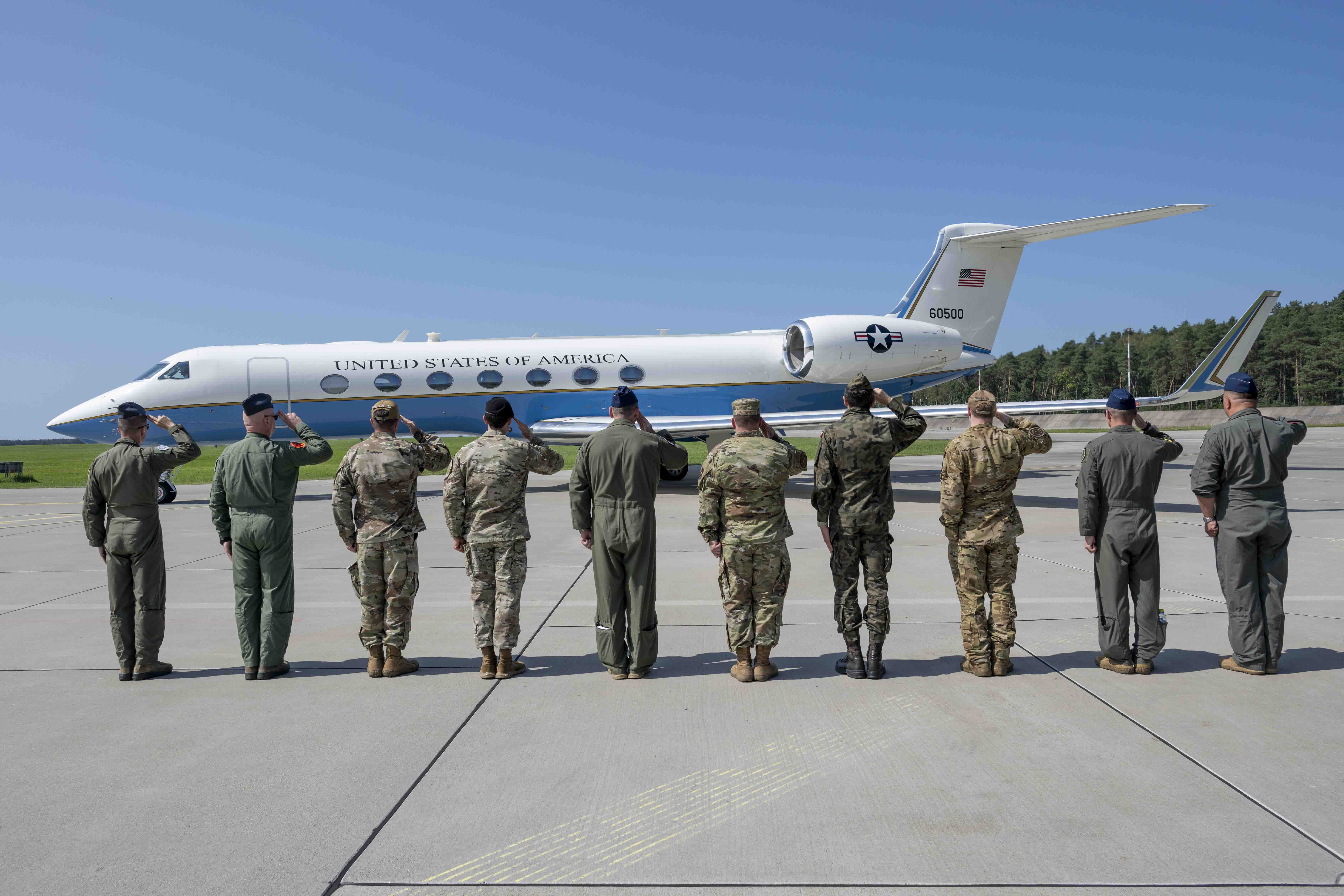 SecAF Kendall visits 52nd Operations Group, Det. 1 > Air Force > Article Display