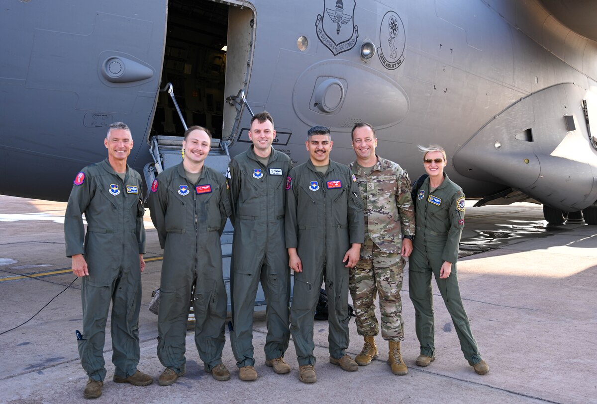 19th AF command team makes first visit to ‘Mobilty’s Hometown’ > Air ...