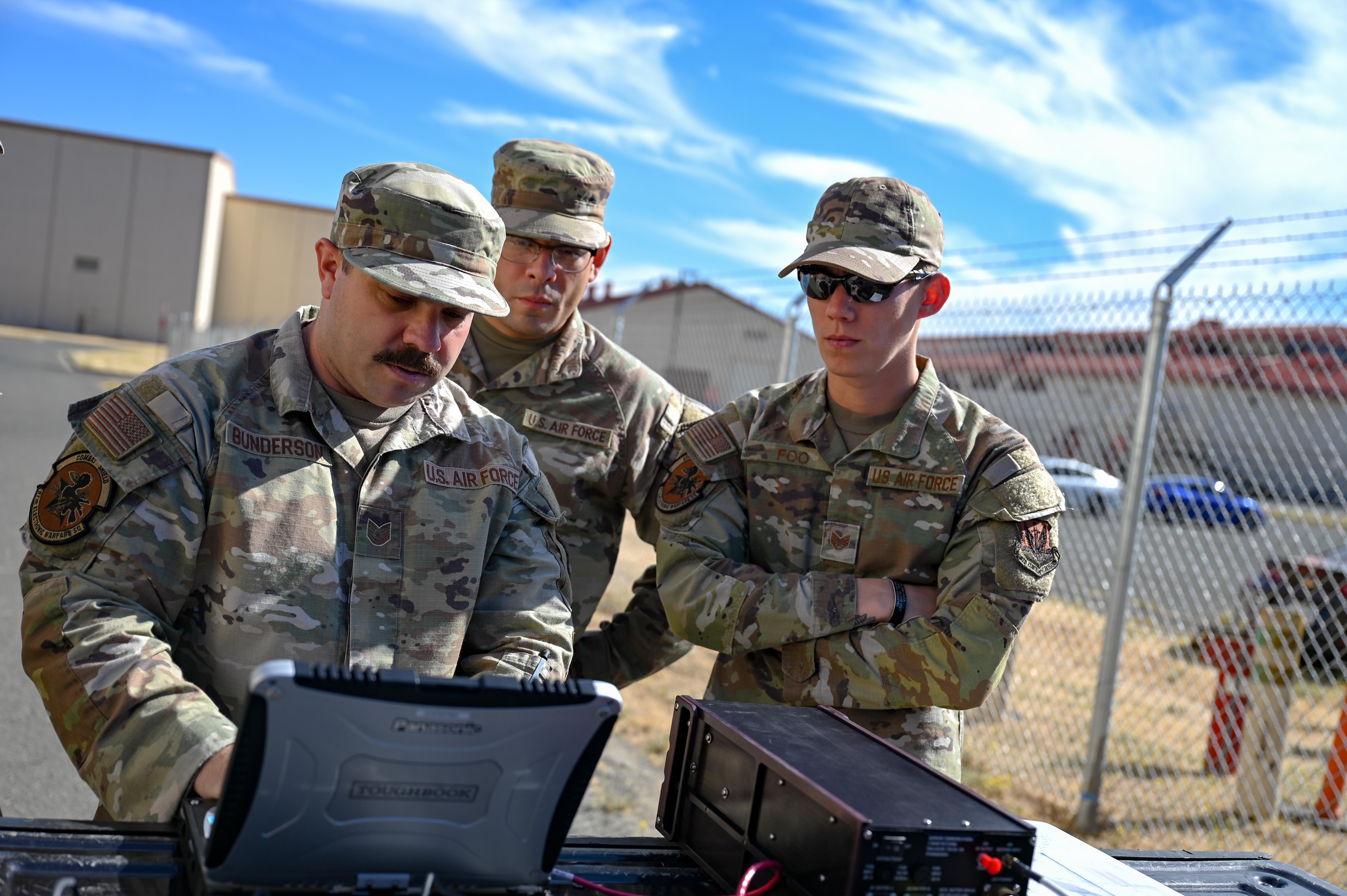 Driving data and EW at Bamboo Eagle 24-3 > 350th Spectrum Warfare Wing ...