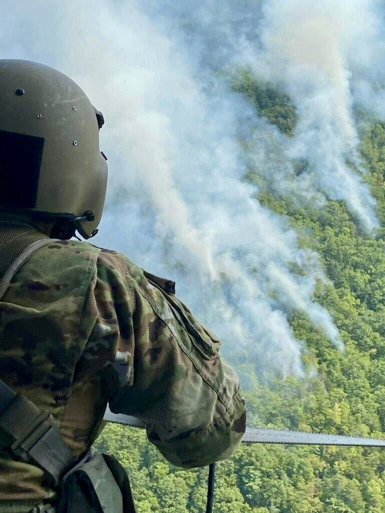 Tennessee Guardsmen Help Battle East Tennessee Wildfires > National ...