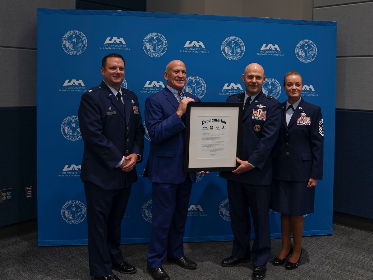 University of Alabama in Huntsville opens new AFROTC program > Air ...