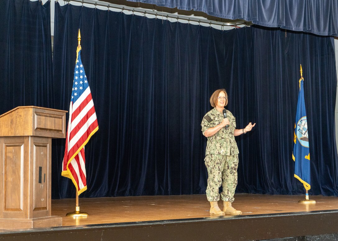 Chief of Naval Operations visits U.S. Fleet Cyber Command and U.S. 10th ...