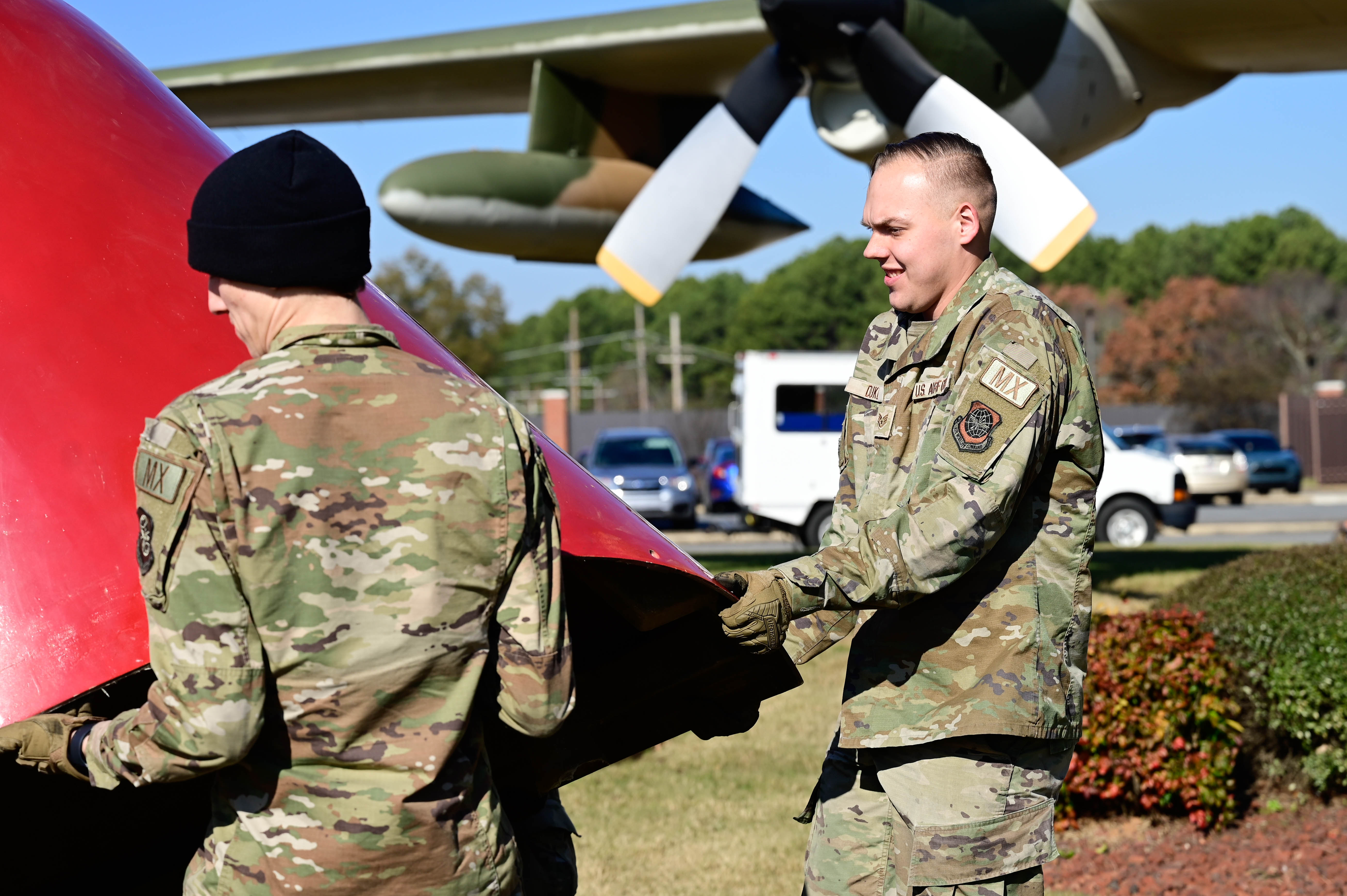 19th MXS brings Red-Nosed Herk to Team Little Rock > Little Rock Air ...