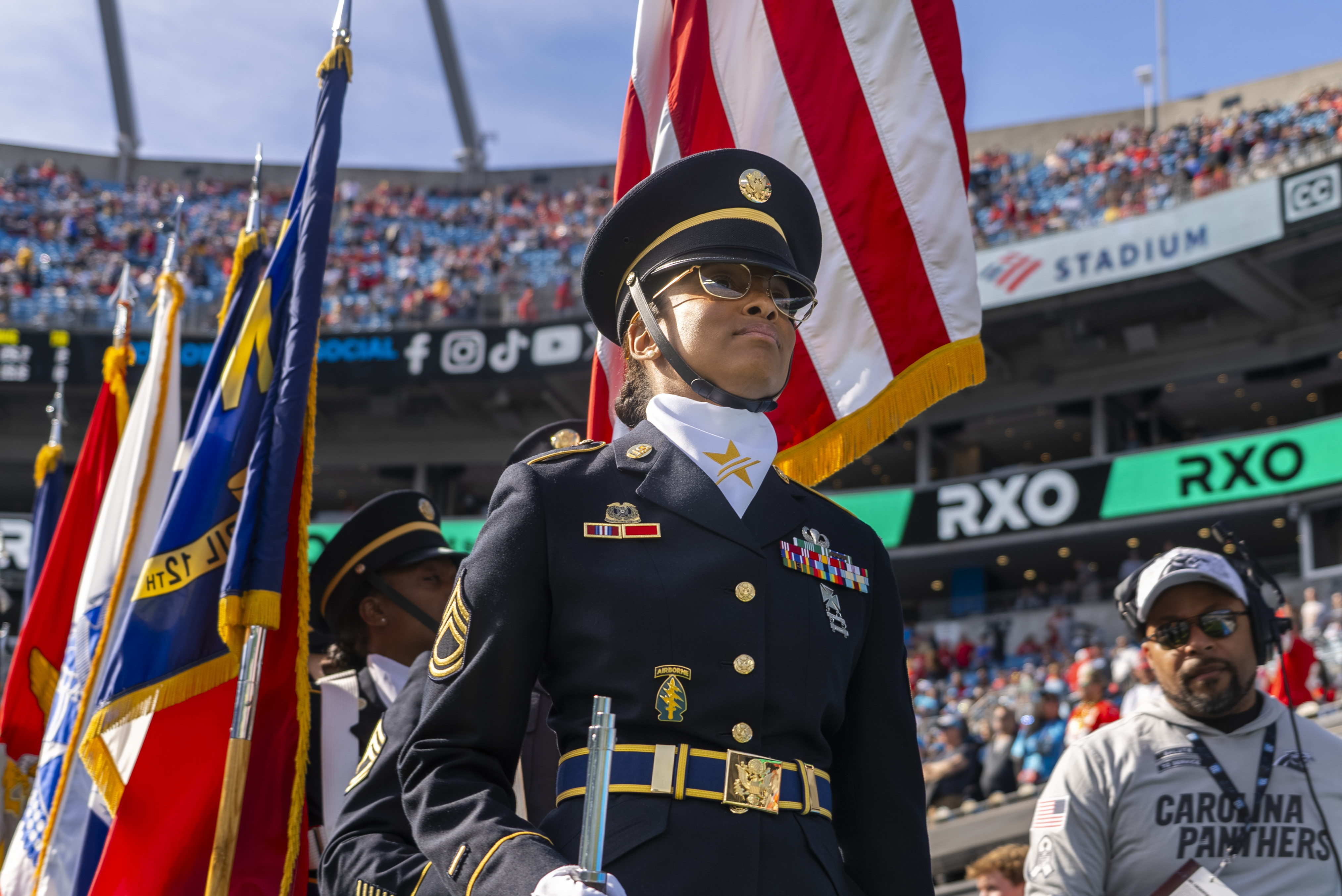 PHOTO GALLERY: U.S. Army Reserve Command Honor Guard at NFL game > 75th ...