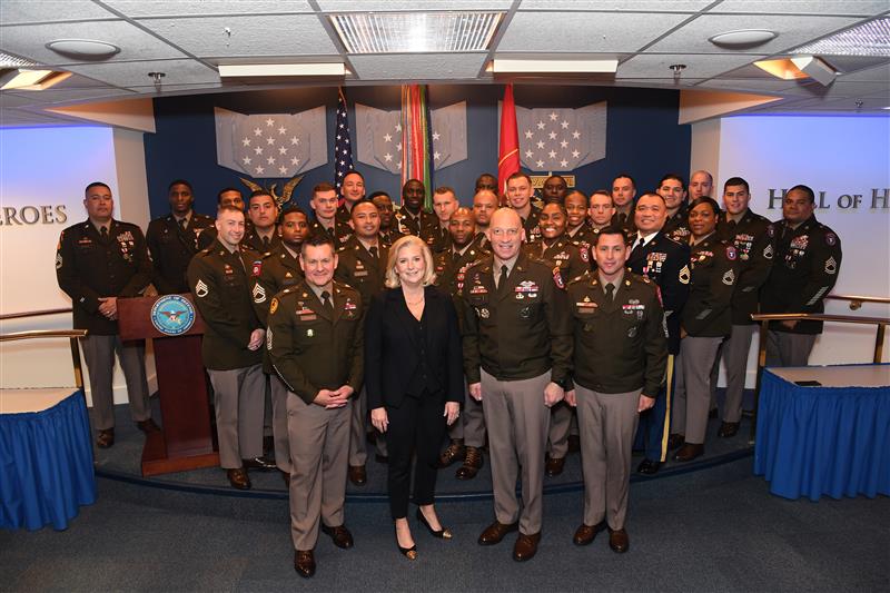 Top 32 Recruiters recognized at Washington ceremony > U.S. ARMY ...