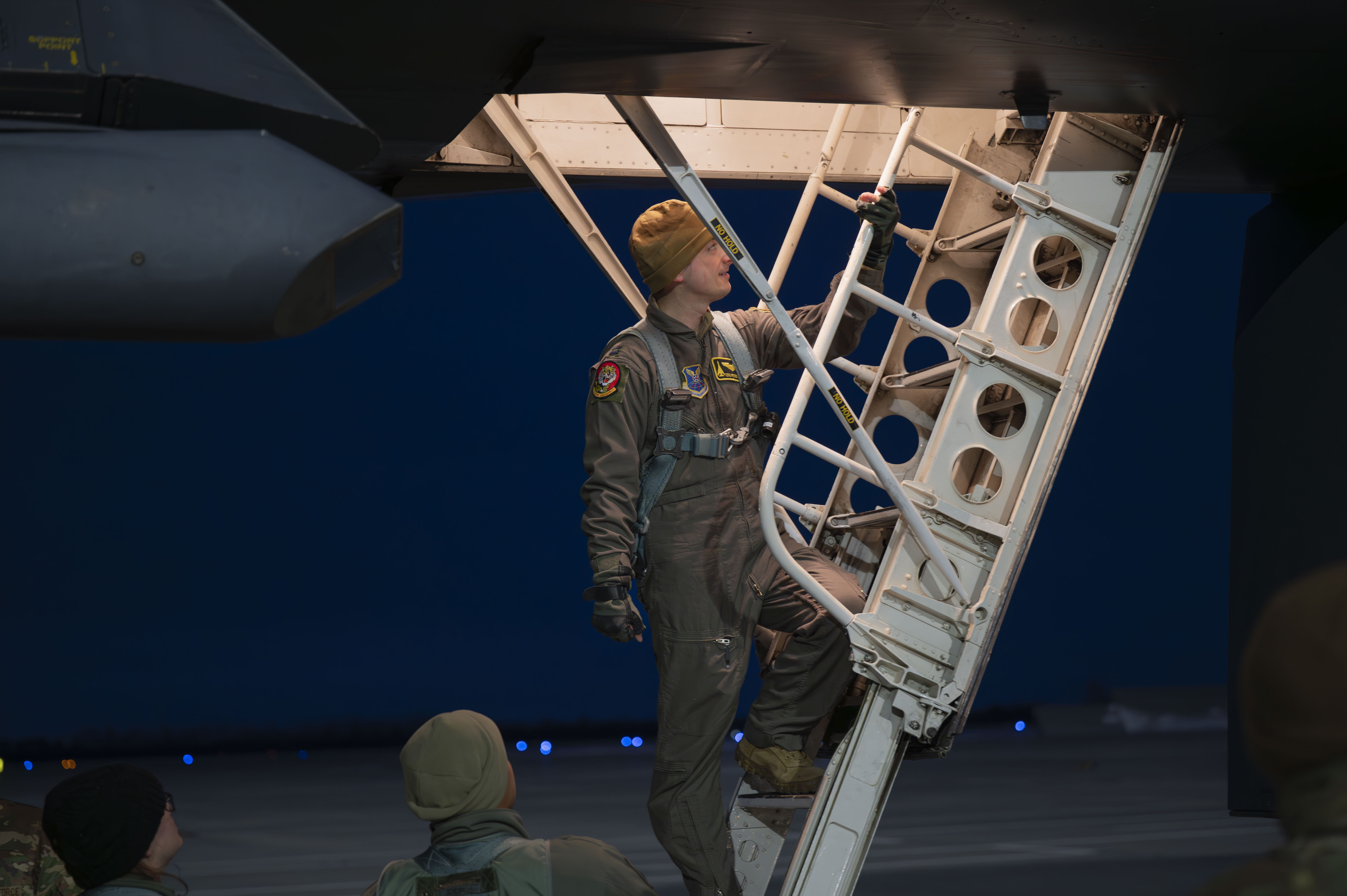 First B-1B Lancer touches down at Grand Forks AFB, begins bed down ...