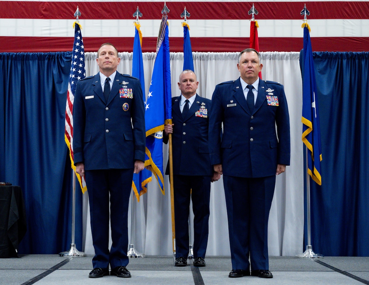 Col. Ronald Selvidge assumes command of the 134th ARW > 134th Air ...