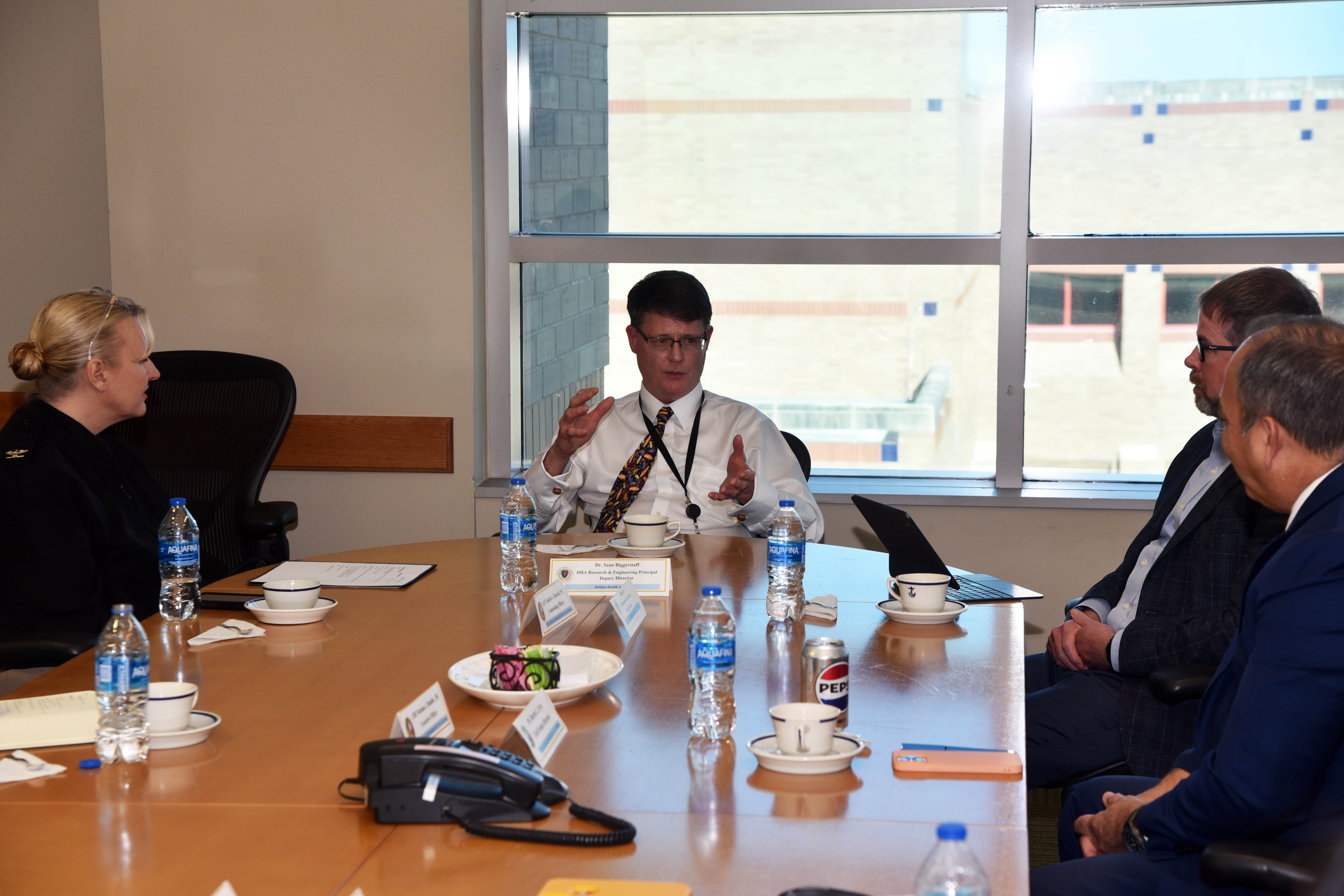 DHA Research & Engineering visits NAMRU San Antonio > Navy Medicine > News