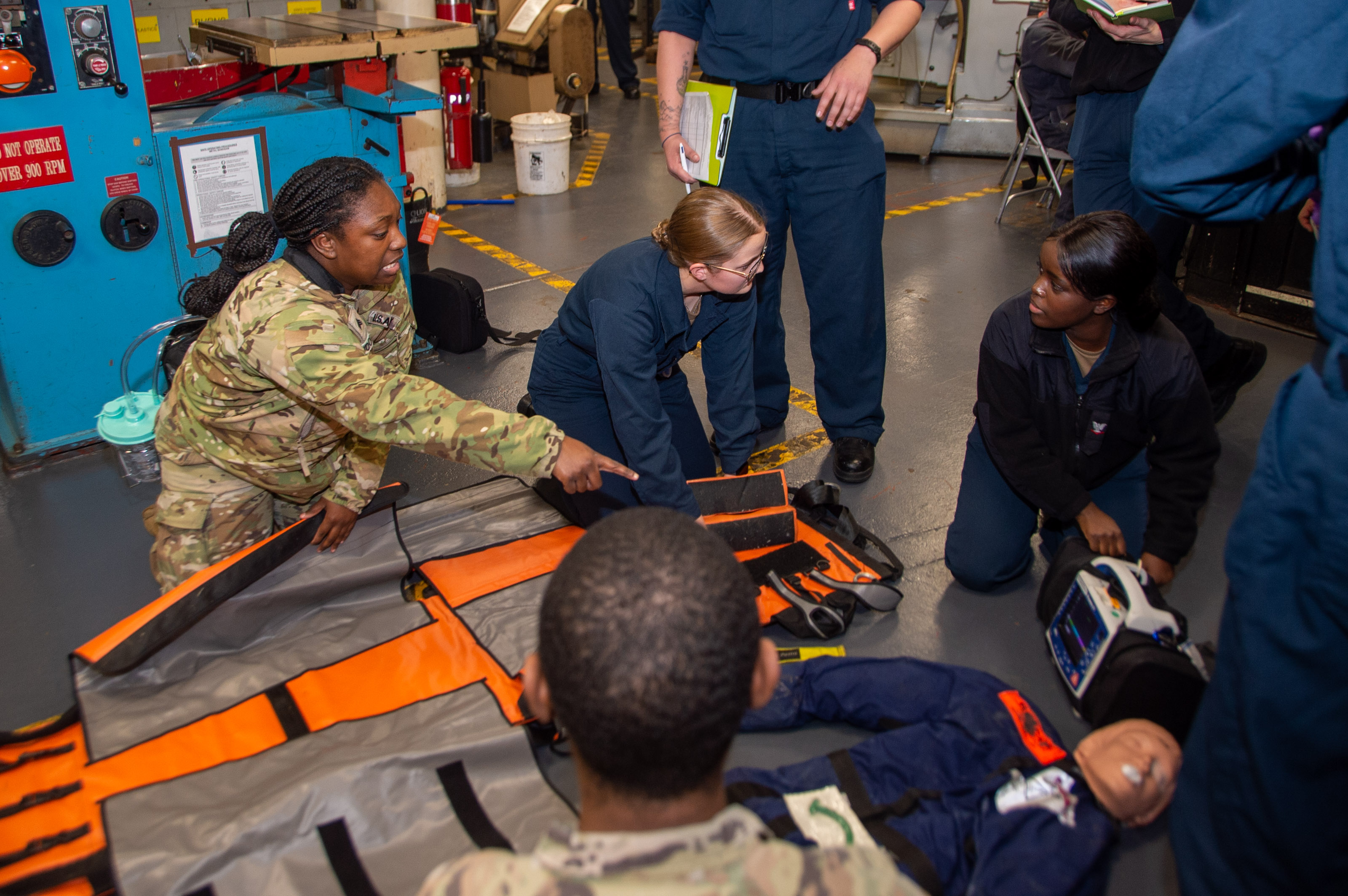 U.S. Army Medics Train with Navy Corpsmen aboard USS Ronald Reagan (CVN ...