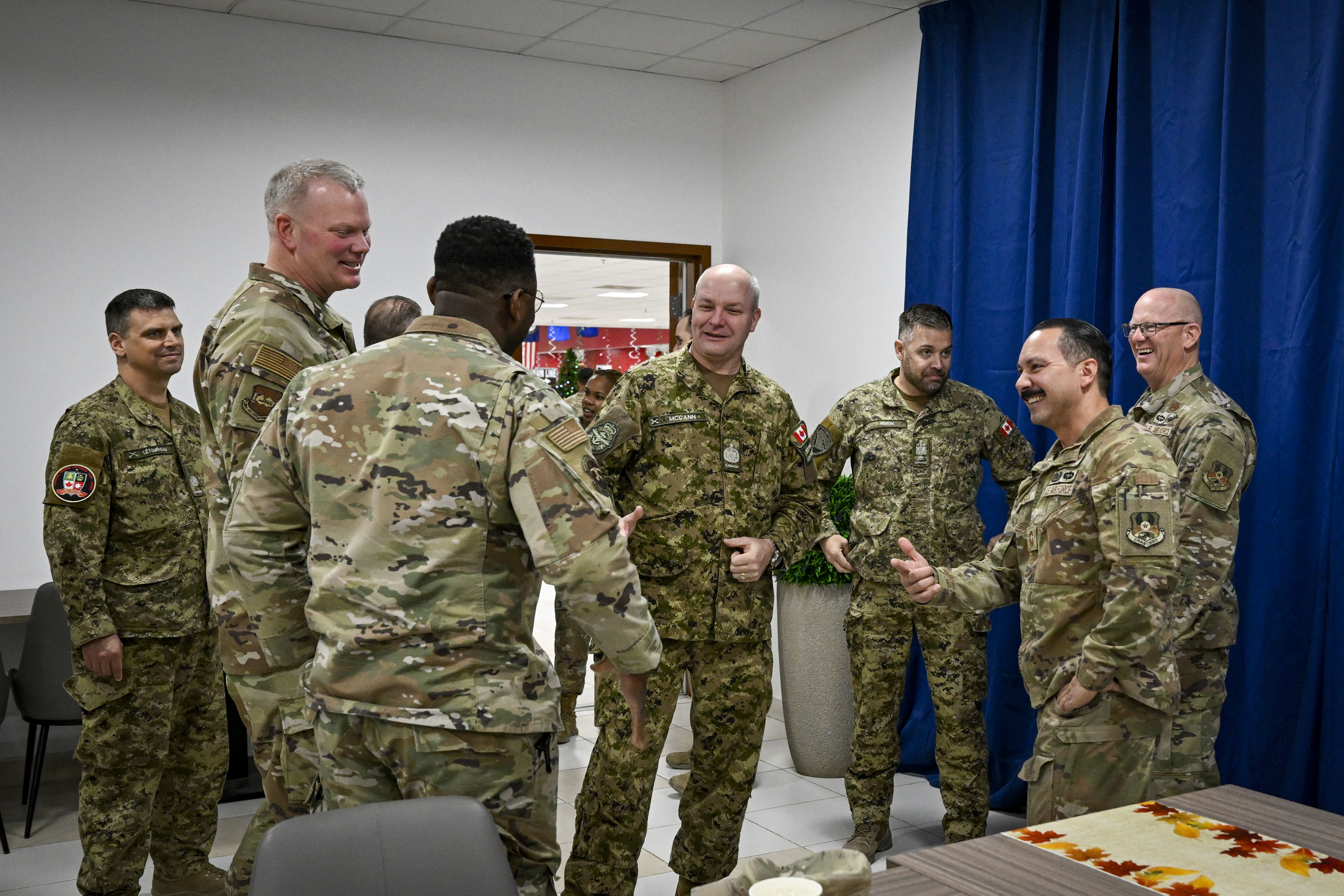 Canadian Armed Forces Chief Warrant Officer shares lunch with USAF, CAF ...