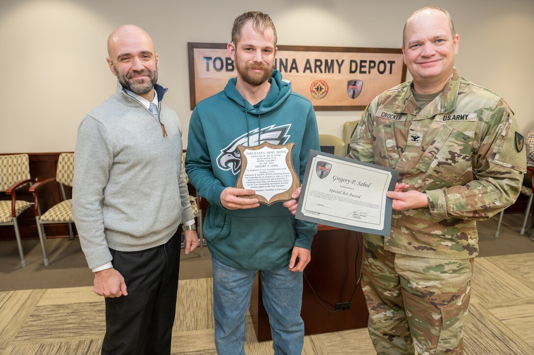 Tobyhanna presents awards to this quarter’s top talent