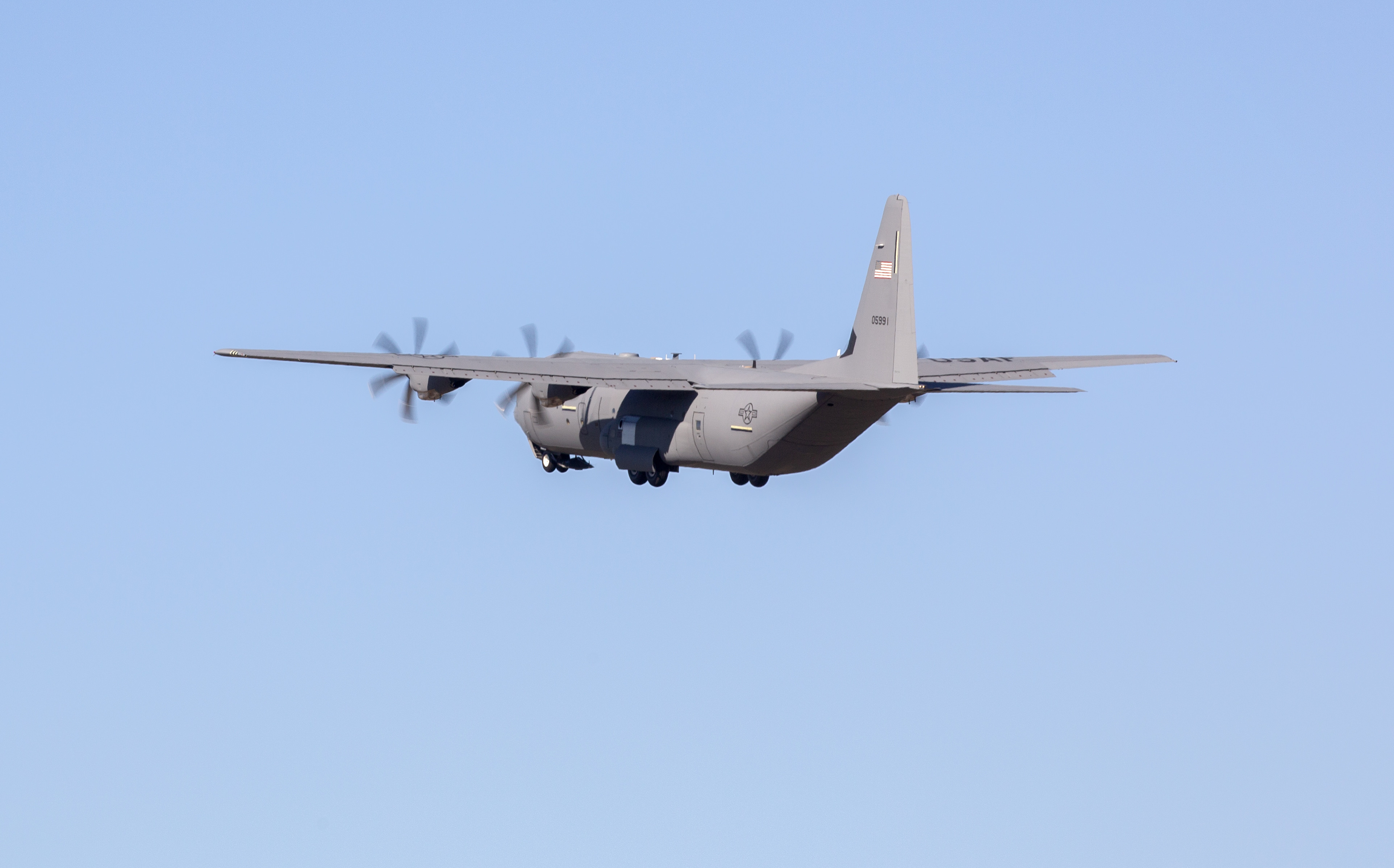 Second Super Herc lands for duty > Youngstown Air Reserve Station ...