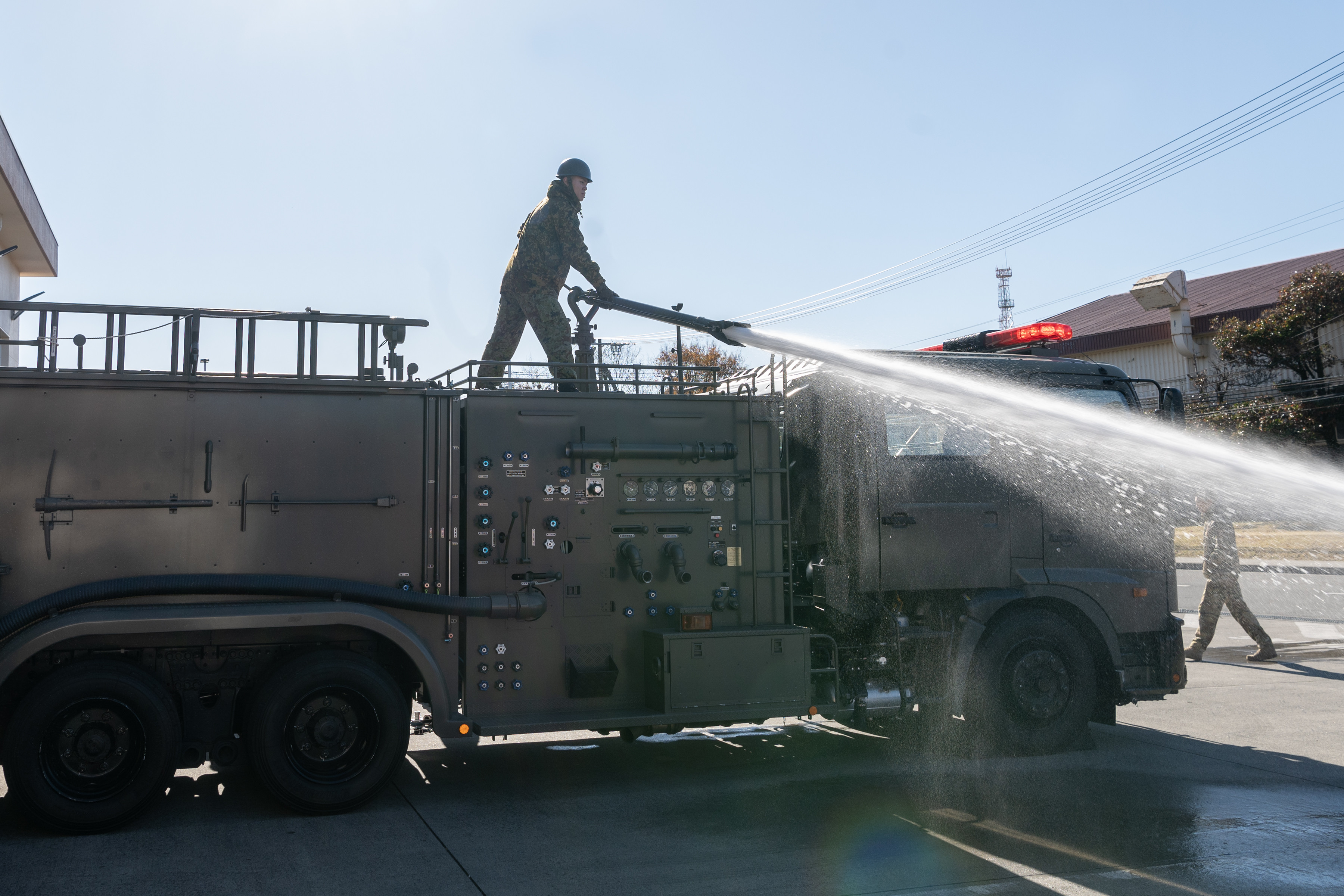JGSDF tours Yokota’s Fire Department > Yokota Air Base > Article Display