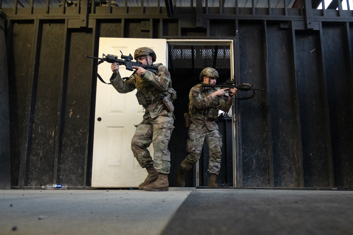 Security forces refine battle skills during annual training > Air Combat Command > Article Display