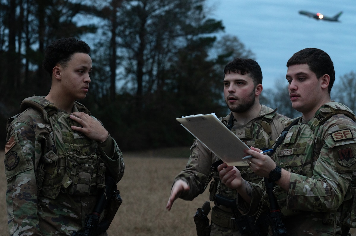 Security forces refine battle skills during annual training > Air ...