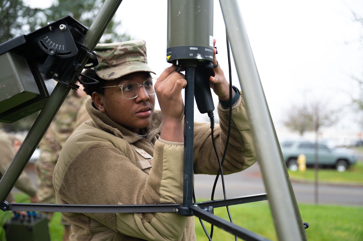 Weather Airmen ensure safety, mission readiness > Team McChord ...