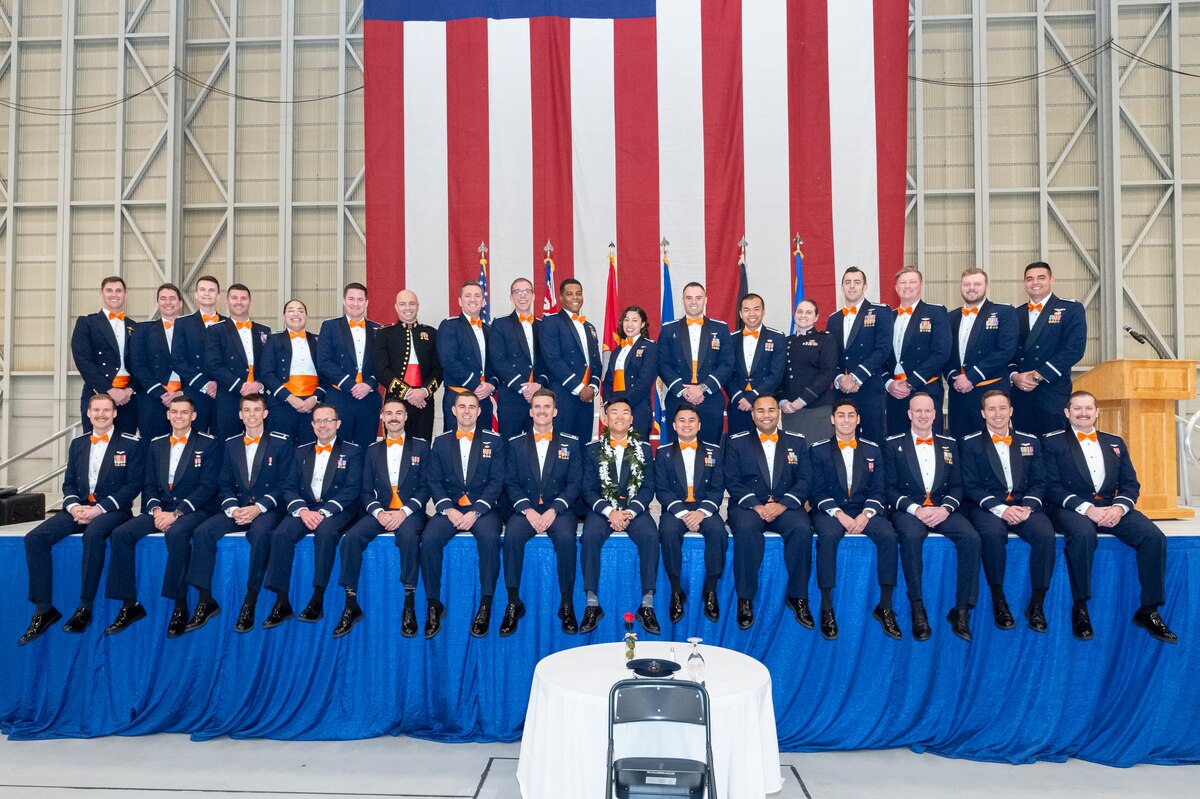 USAF Test Pilot School Graduates First Integrated Flight-Space Test ...