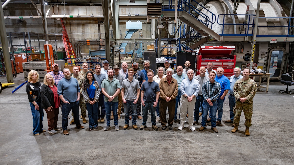 Arnold AFB J-6 team completes 150th run in test facility > Arnold Air ...