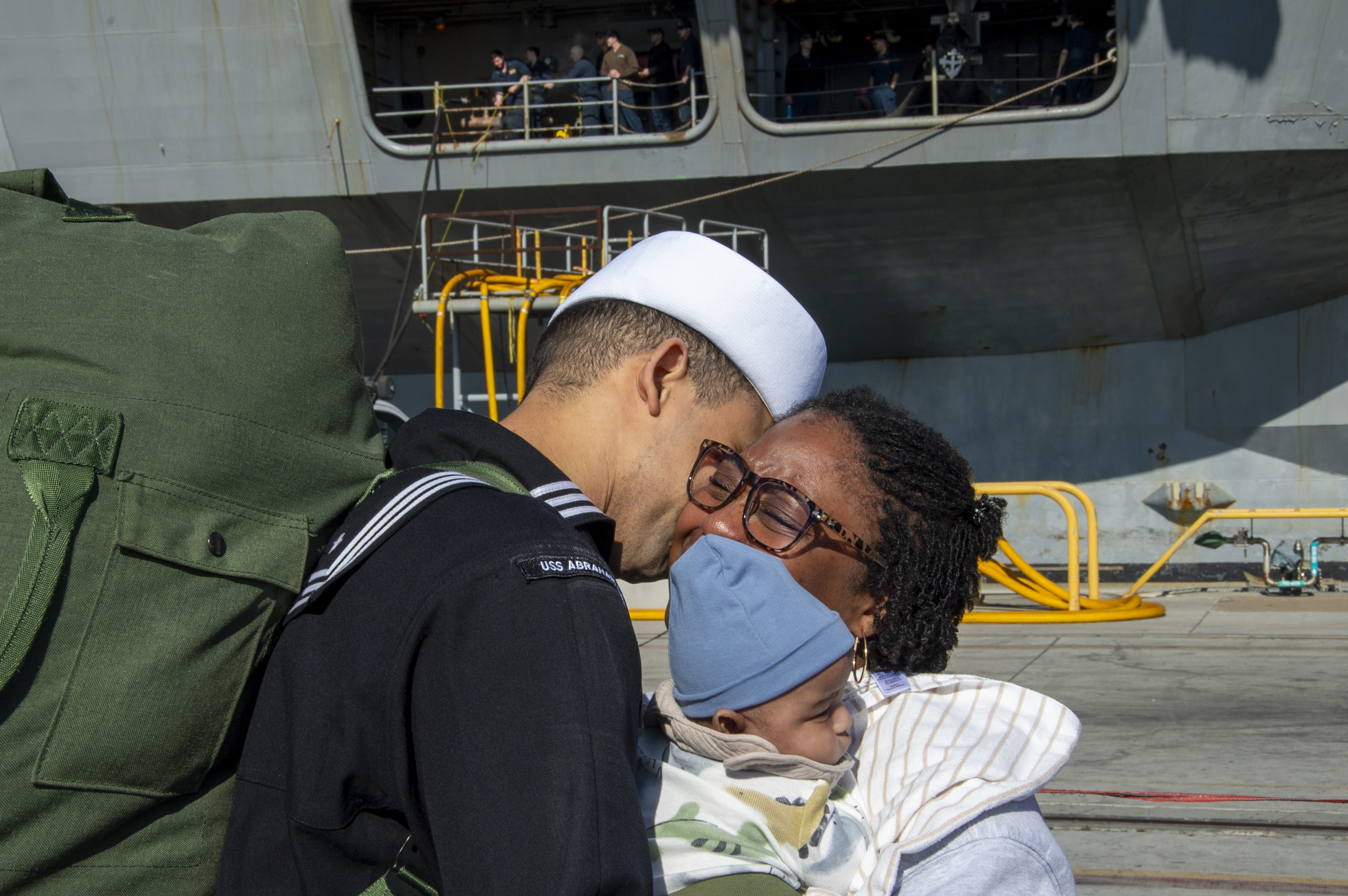 Abraham Lincoln Carrier Strike Group Returns to San Diego After 3rd, 5th and 7th Fleet ...