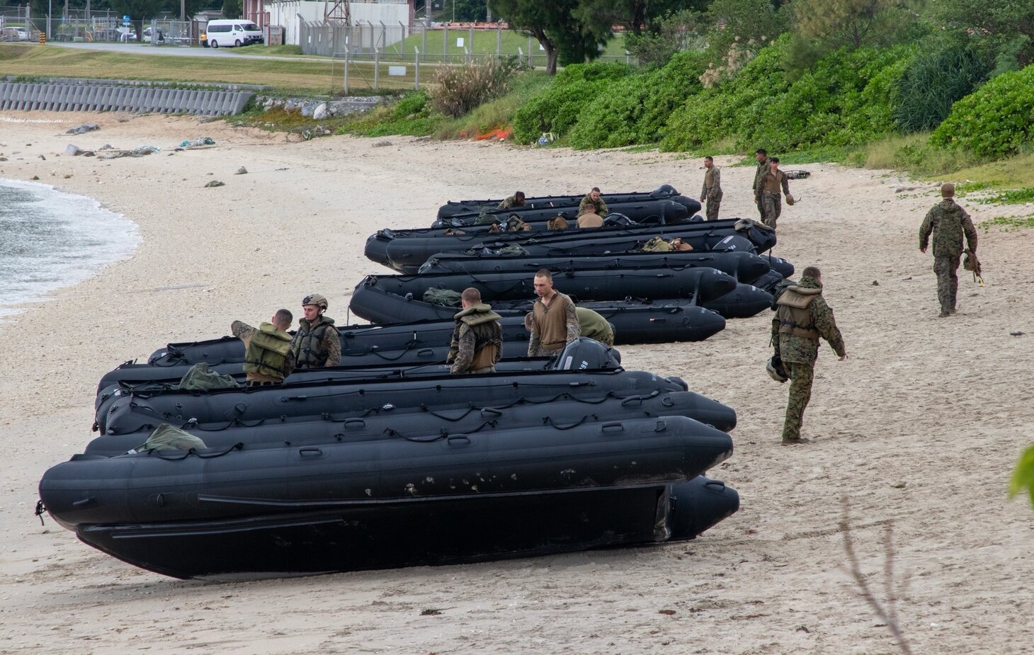 Army and Marine Corps Team Up for Training in Okinawa > U.S. Indo ...