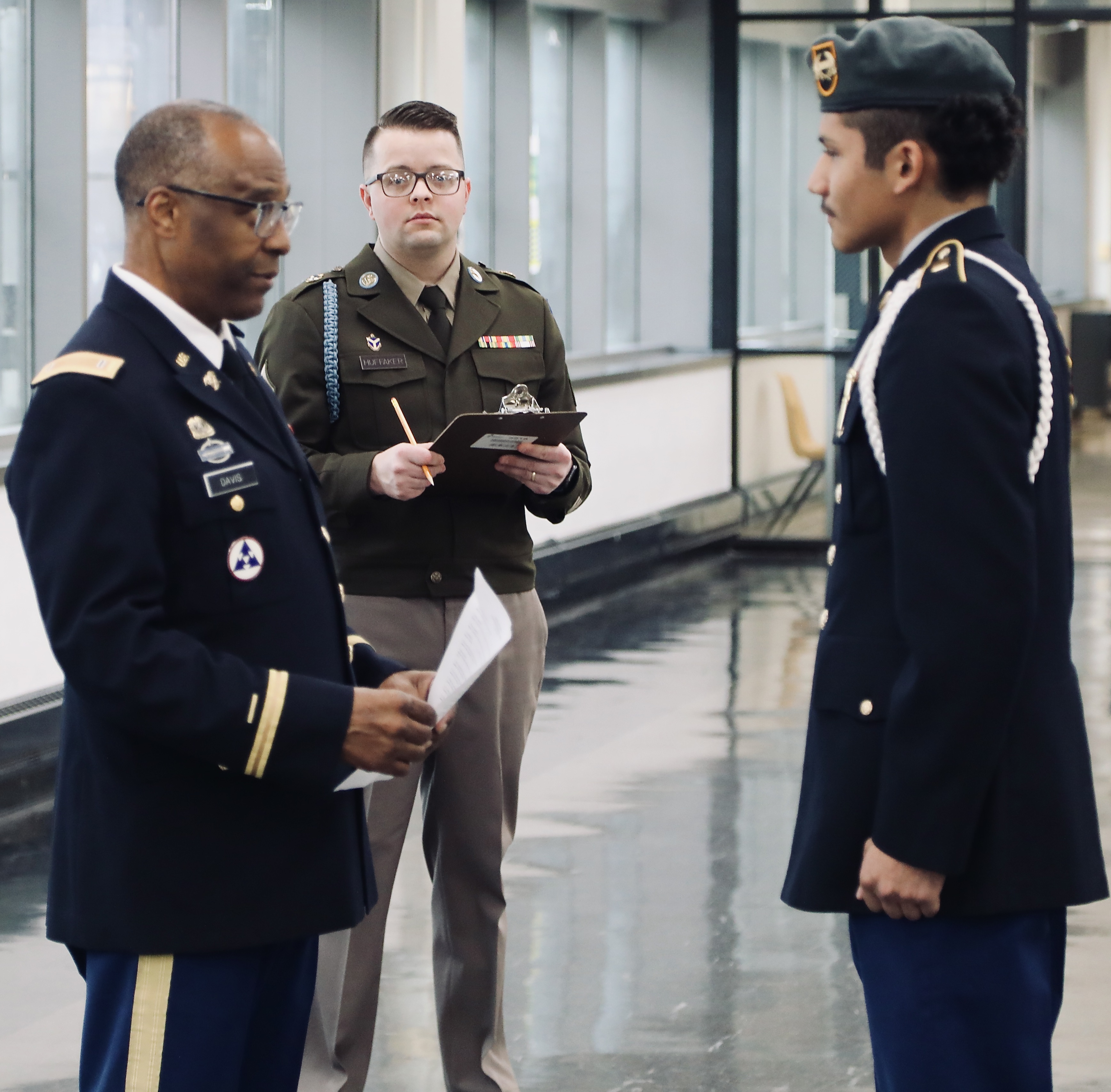 Illinois Army National Guard Recruiters Judge Chicago’s JROTC Drill ...