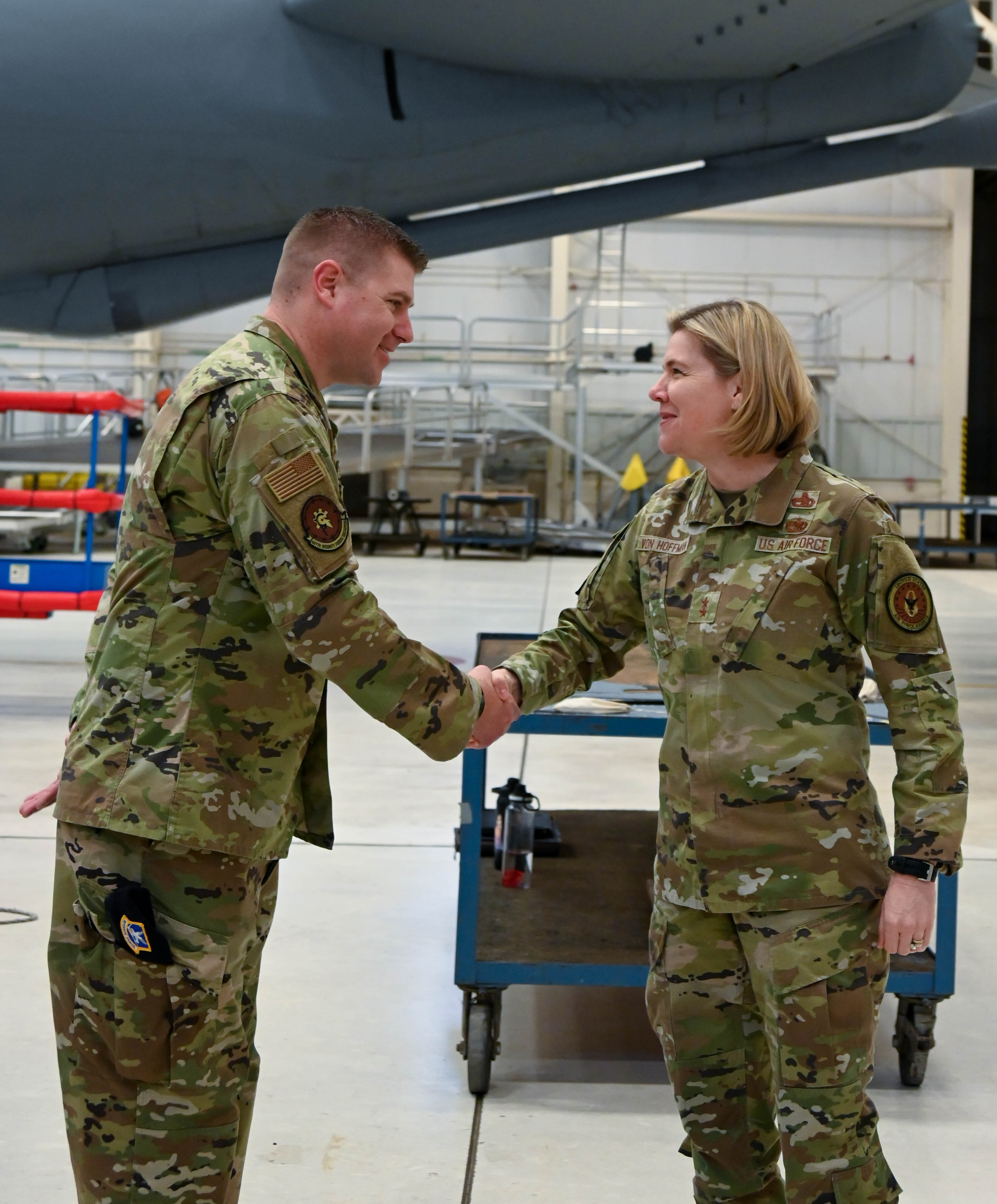 Deputy to the Chief of Air Force Reserve visits Tinker AFB Reservists ...